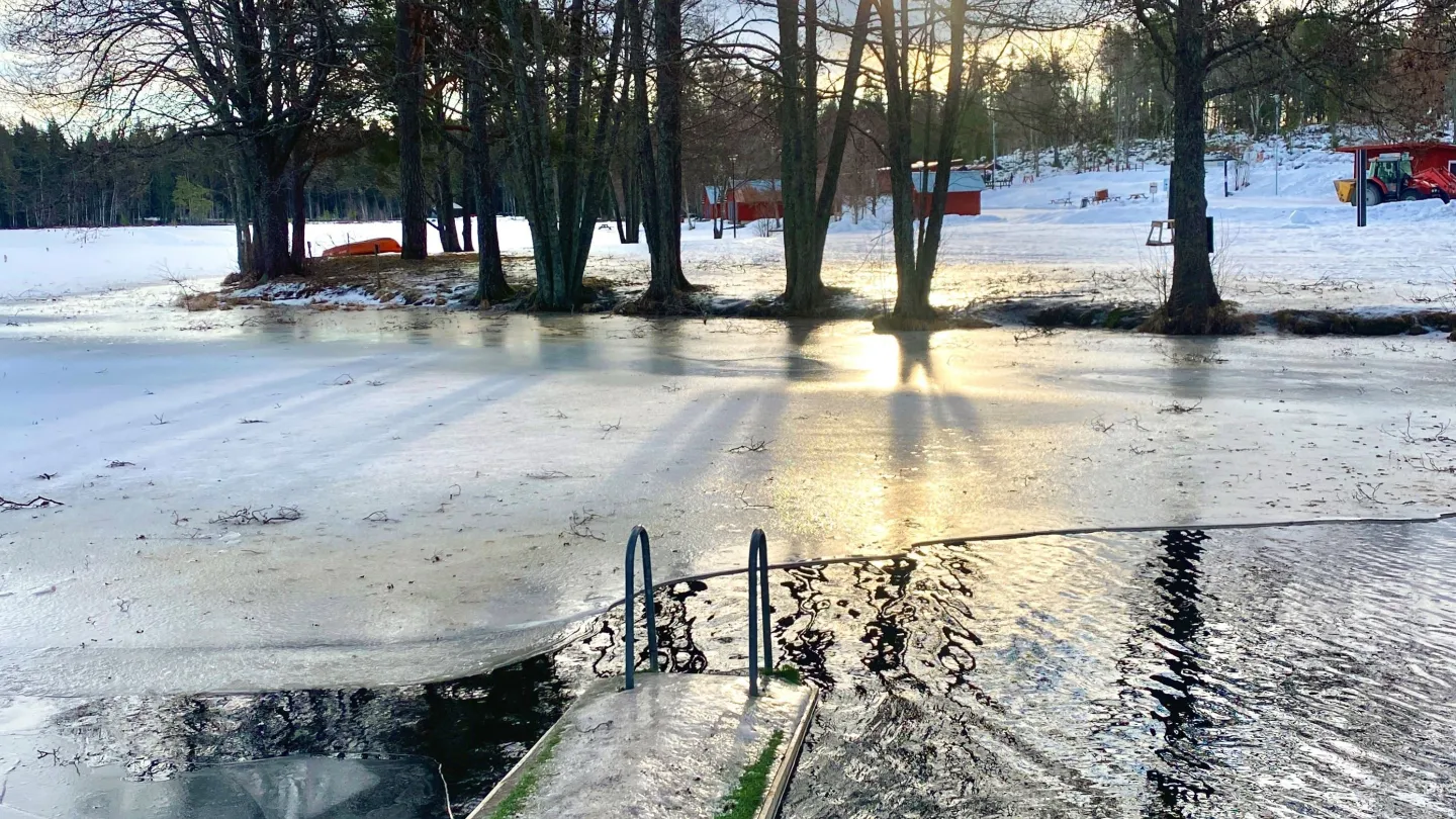 Vinterbad i Dammsjön, Högbo Bruk | Visit Gävle
